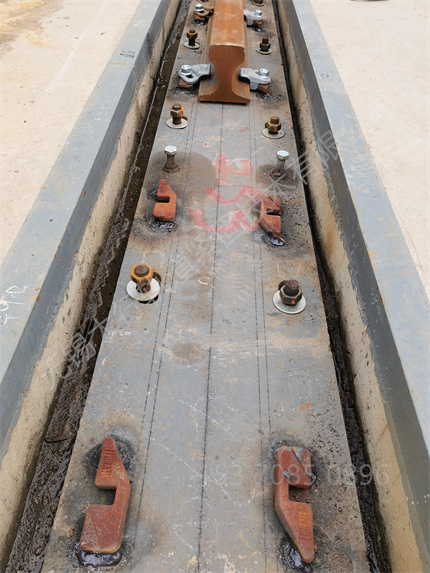 CGBK轨道压板,TGL轨道压板,WJKC1轨道压板,WJKC3轨道压板,-无锡太行轨道紧固技术有限公司提供THRAIL压轨器,路轨压板,MK7轨道橡胶垫板,MK2塑胶垫板,轨道压板,压板总成 ...